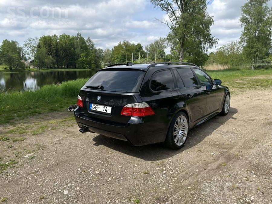Black BMW 525 2007 in Ogre, with an engine capacity of 3.00 L and mileage of 306 thousand km for 4990 €, photo 7 on AUTOMOTO.COM.LV