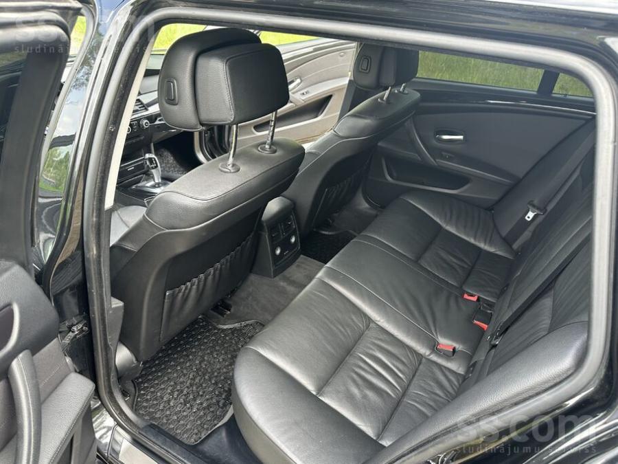 Black BMW 525 2007 in Ogre, with an engine capacity of 3.00 L and mileage of 306 thousand km for 4990 €, photo 11 on AUTOMOTO.COM.LV