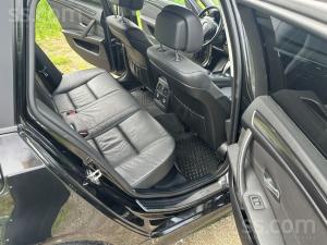 Black BMW 525 2007 in Ogre, with an engine capacity of 3.00 L and mileage of 306 thousand km for 4990 €, photo 13 on AUTOMOTO.COM.LV
