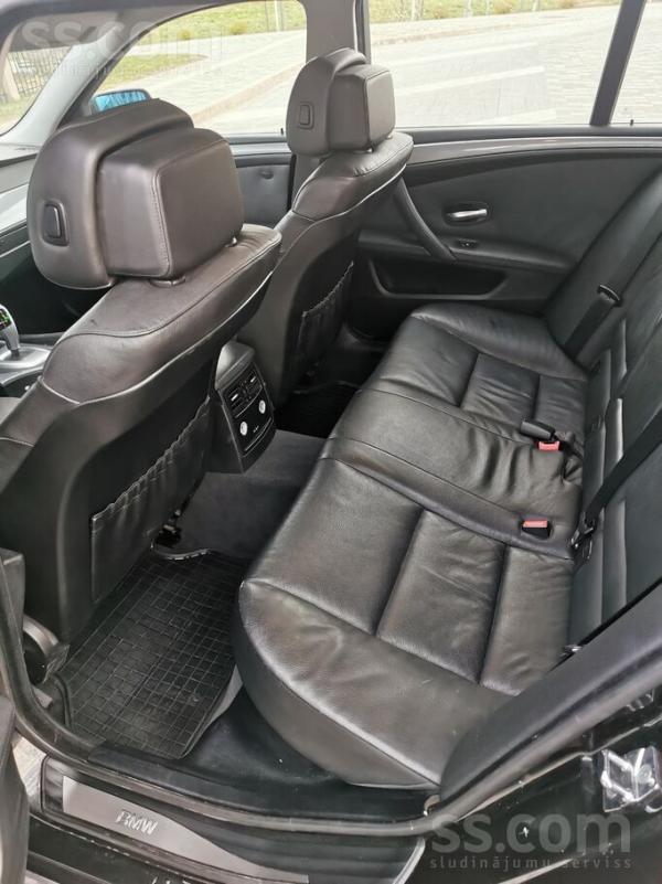 Black BMW 525 2007 in Jelgava, with an engine capacity of 3.00 L and mileage of 319 thousand km for 5100 €, photo 6 on AUTOMOTO.COM.LV
