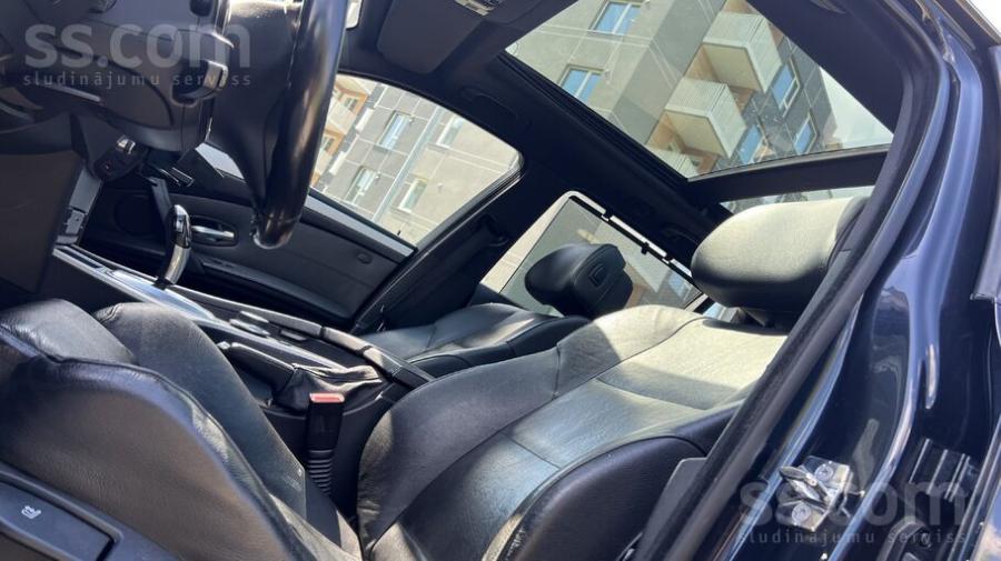 Black BMW 525 2007 in Riga, with an engine capacity of 3.00 L and mileage of 261 thousand km for 5850 €, photo 15 on AUTOMOTO.COM.LV
