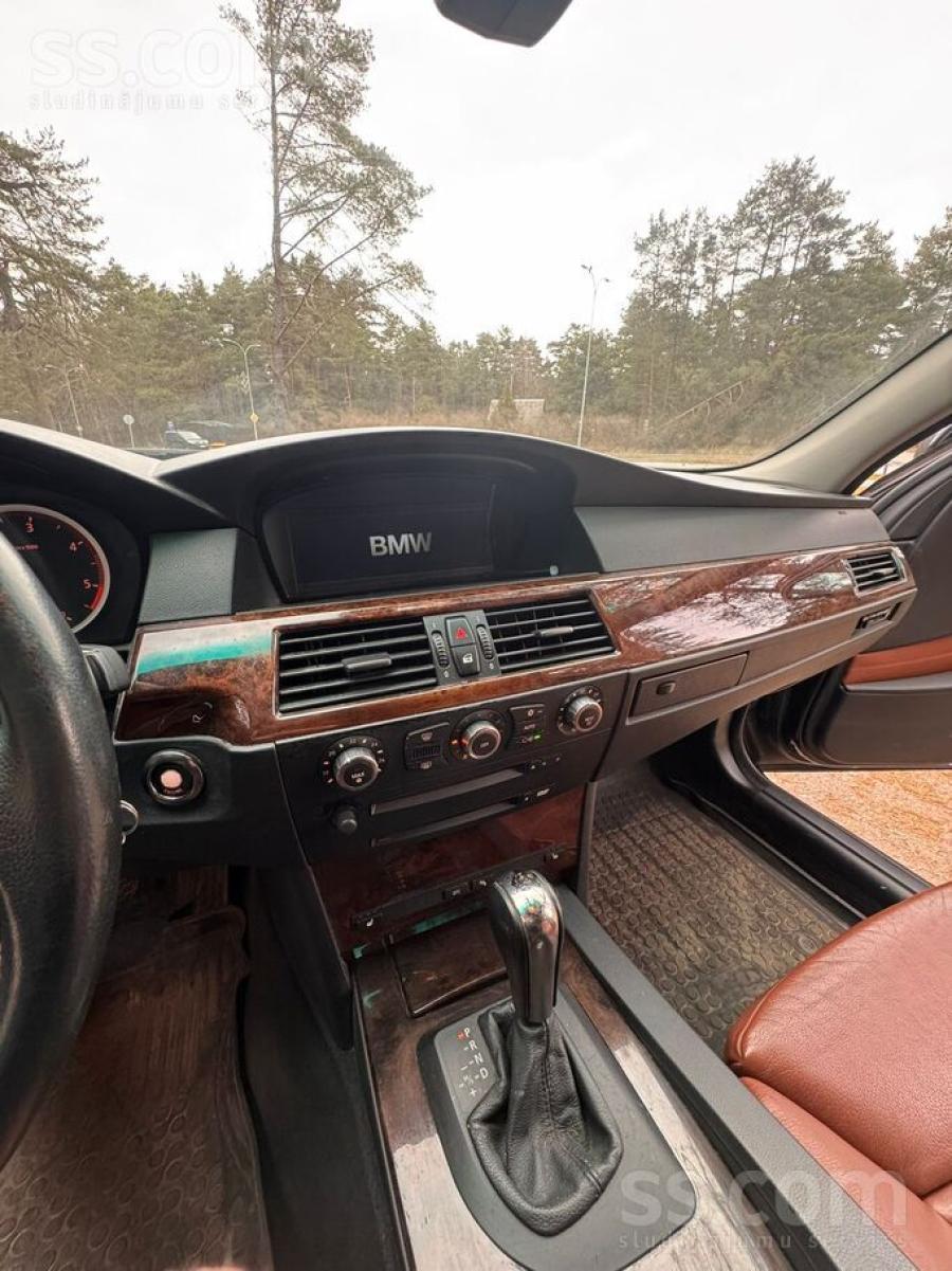 Black BMW 525 2007 in Jurmala, with an engine capacity of 2.50 L and mileage of 411 thousand km for 3100 €, photo 12 on AUTOMOTO.COM.LV