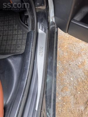 Black BMW 525 2007 in Jurmala, with an engine capacity of 2.50 L and mileage of 411 thousand km for 3100 €, photo 17 on AUTOMOTO.COM.LV