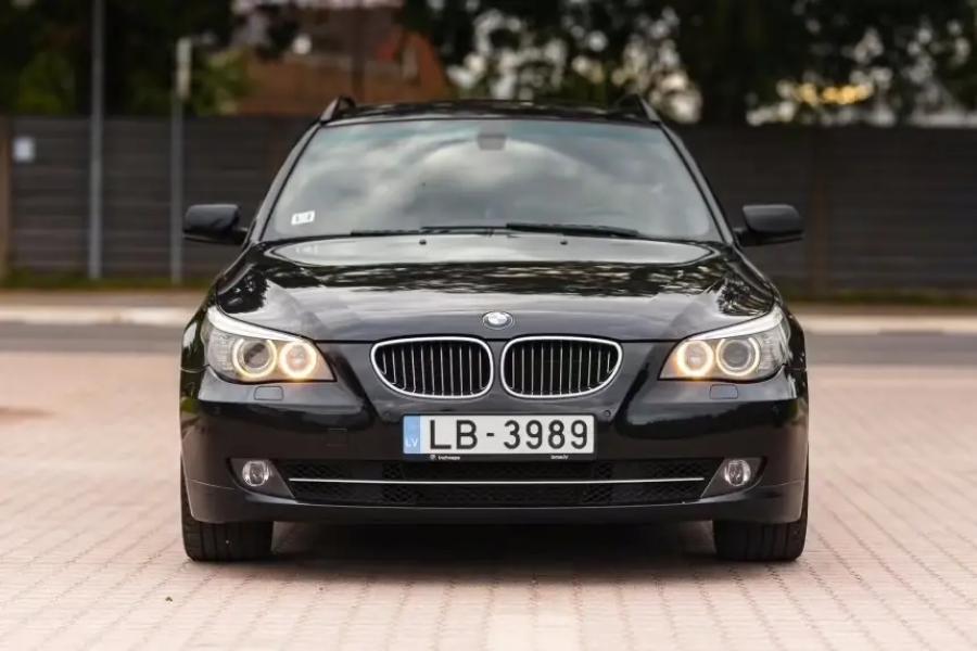 Черный БМВ 525 2007 в Елгава, объемом двигателя 3.00 л и пробегом 362 тыс. км за 5500 €, фото 4 на AUTOMOTO.COM.LV