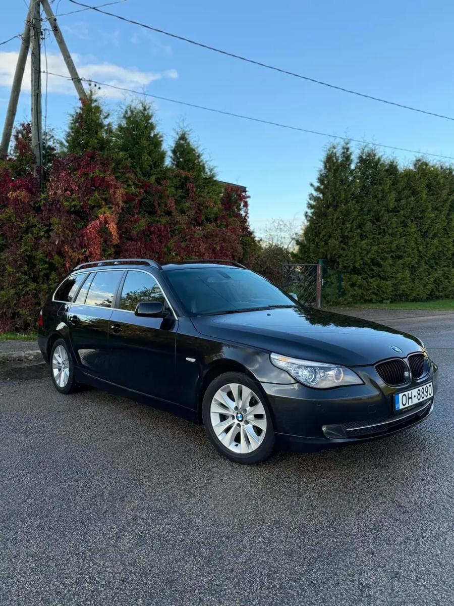 Black BMW 525 2007 in Riga, with an engine capacity of 3.00 L and mileage of 410 thousand km for 4200 €, photo 3 on AUTOMOTO.COM.LV