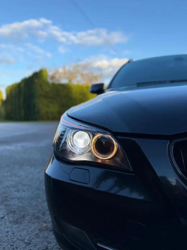 Black BMW 525 2007 in Riga, with an engine capacity of 3.00 L and mileage of 410 thousand km for 4200 €, photo 8 on AUTOMOTO.COM.LV