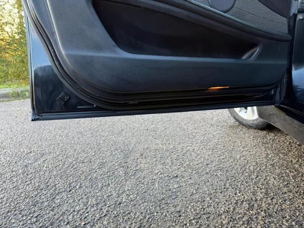 Black BMW 525 2007 in Riga, with an engine capacity of 3.00 L and mileage of 410 thousand km for 4200 €, photo 10 on AUTOMOTO.COM.LV