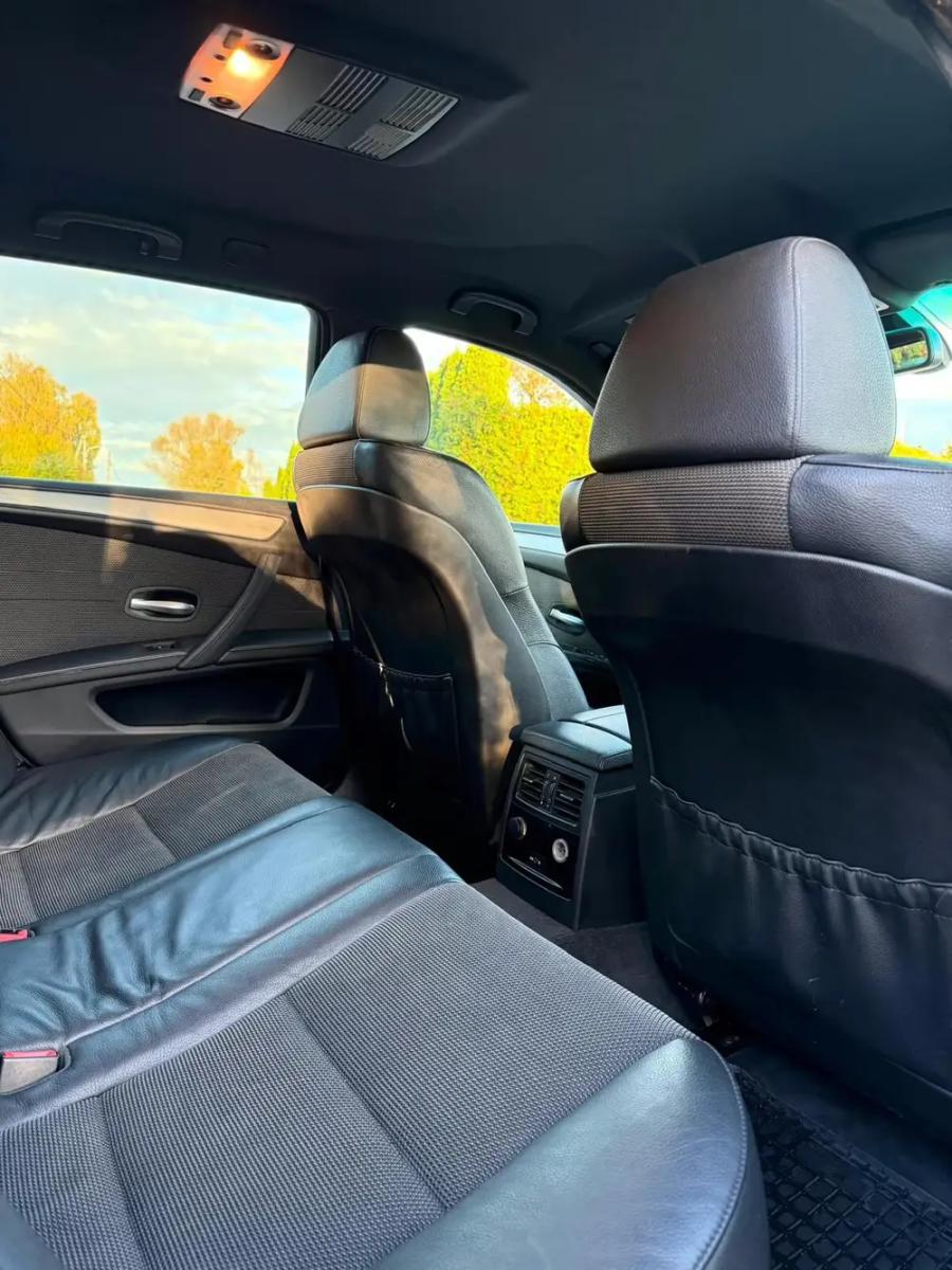 Black BMW 525 2007 in Riga, with an engine capacity of 3.00 L and mileage of 410 thousand km for 4200 €, photo 17 on AUTOMOTO.COM.LV