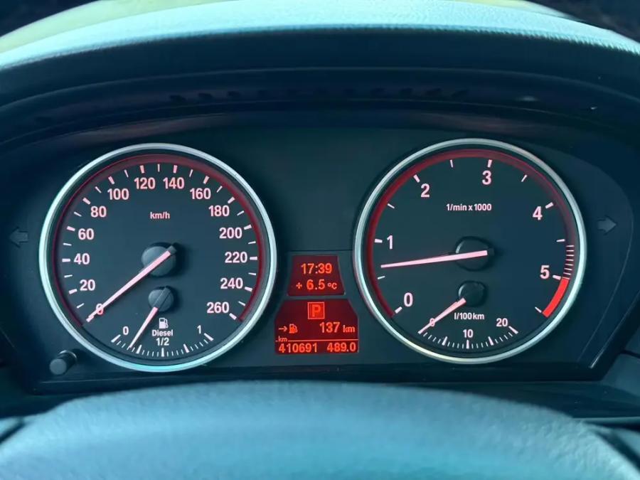 Black BMW 525 2007 in Riga, with an engine capacity of 3.00 L and mileage of 410 thousand km for 4200 €, photo 20 on AUTOMOTO.COM.LV