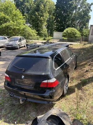Black BMW 525 2007 in Prienai, with an engine capacity of 2.50 L and mileage of 330 thousand km for 999 €, photo 3 on AUTOMOTO.COM.LV