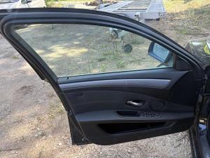 Black BMW 525 2007 in Prienai, with an engine capacity of 2.50 L and mileage of 330 thousand km for 999 €, photo 9 on AUTOMOTO.COM.LV