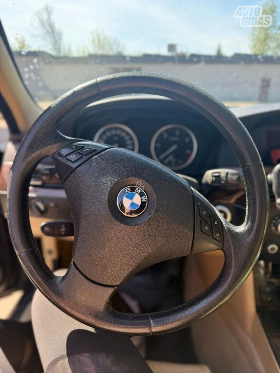 Black BMW 525 2007 in Kaunas, with an engine capacity of 2.50 L and mileage of 1 thousand km for 3400 €, photo 9 on AUTOMOTO.COM.LV