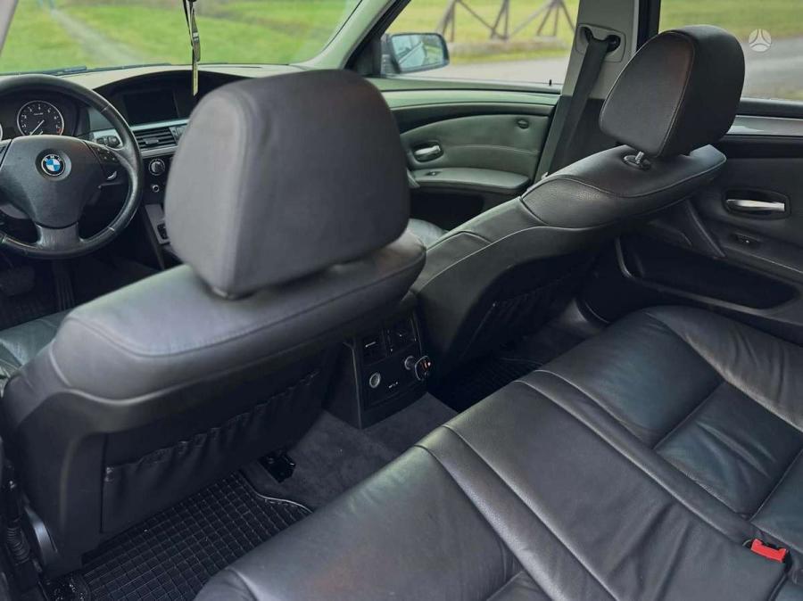 Black BMW 525 2007 in Silute, with an engine capacity of 3.00 L and mileage of 274 thousand km for 3500 €, photo 11 on AUTOMOTO.COM.LV