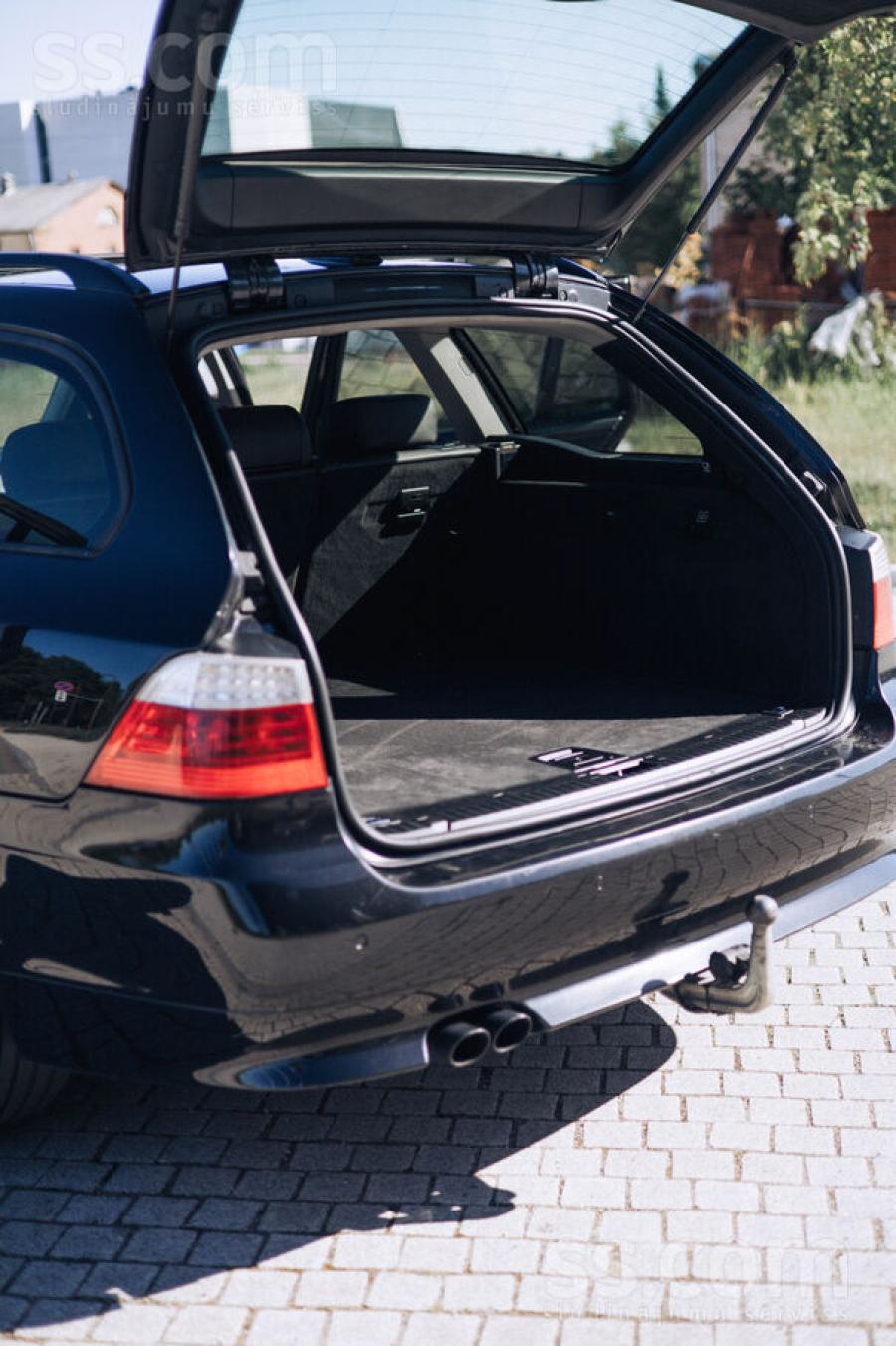 Black BMW 525 2007 in Rezekne, with an engine capacity of 3.00 L and mileage of 346 thousand km for 5800 €, photo 6 on AUTOMOTO.COM.LV