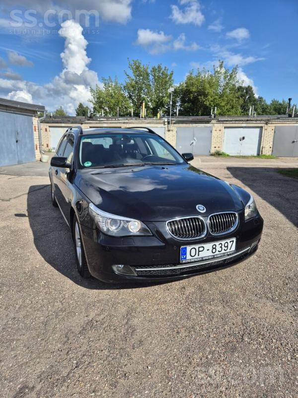 Melns BMW 525 2007 Rīga, ar dzinēja tilpumu 3.00 L un nobraukumu 370 tūkst. km par 5100 €, foto 1 vietnē AUTOMOTO.COM.LV