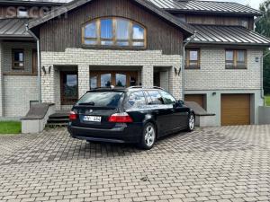 Черный БМВ 525 2007 в Цесис, объемом двигателя 3.00 л и пробегом 311 тыс. км за 5900 €, фото 4 на AUTOMOTO.COM.LV