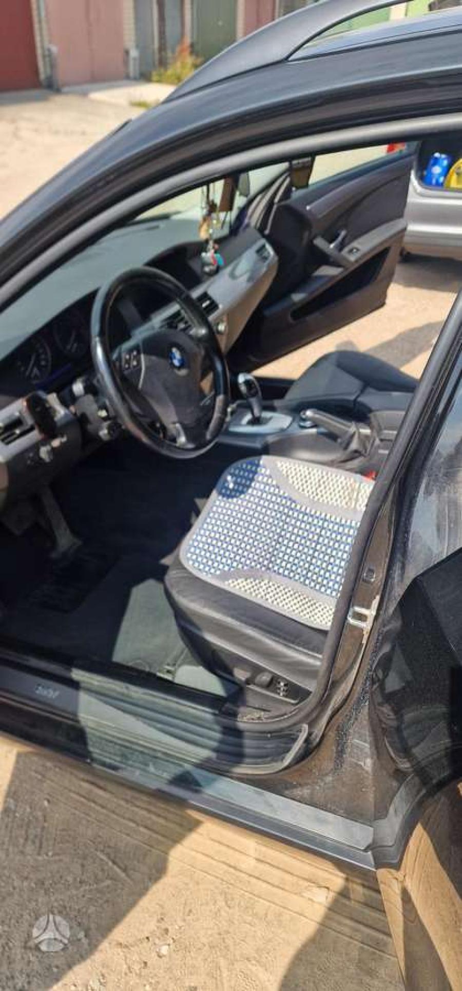Melns BMW 525 2007 Jonava, ar dzinēja tilpumu 3.00 L un nobraukumu 395 tūkst. km par 4400 €, foto 10 vietnē AUTOMOTO.COM.LV