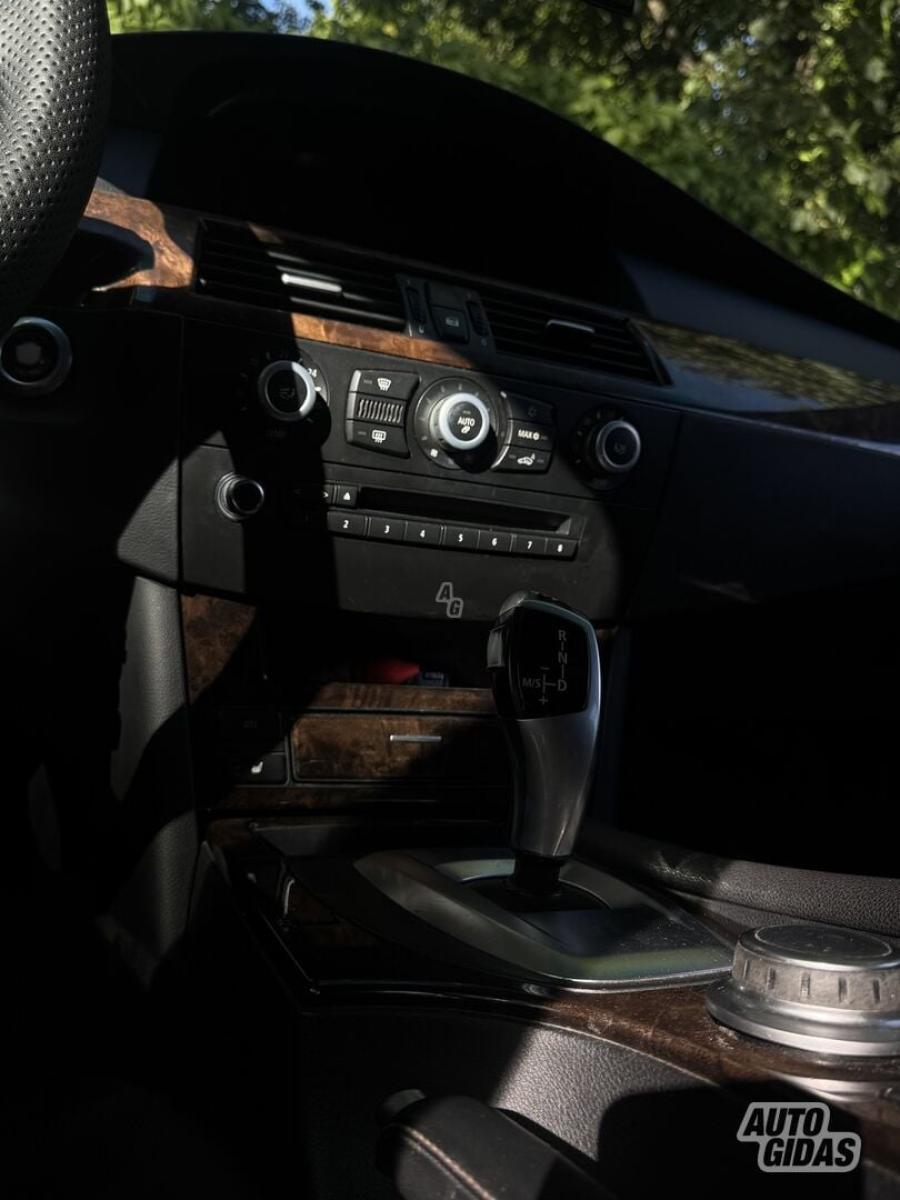 Melns BMW 525 2007 Alīta, ar dzinēja tilpumu 3.00 L un nobraukumu 441 tūkst. km par 2650 €, foto 12 vietnē AUTOMOTO.COM.LV