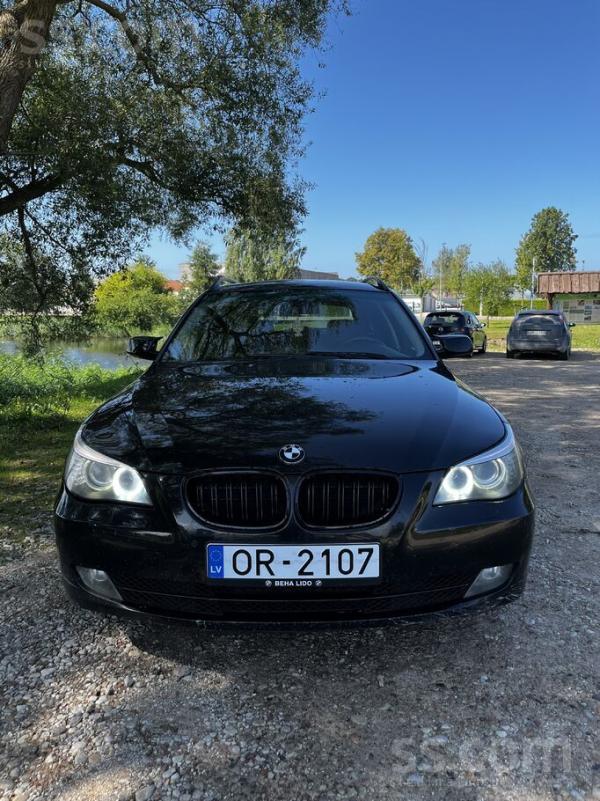 Black BMW 525 2007 in Liepaja, with an engine capacity of 3.00 L and mileage of 446 thousand km for 3250 €, photo 2 on AUTOMOTO.COM.LV