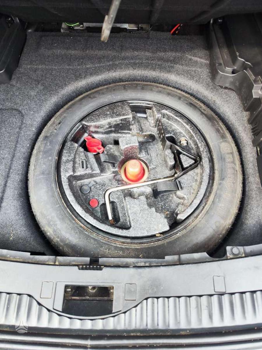 Melns BMW 525 2007 Panevēža, ar dzinēja tilpumu 2.50 L un nobraukumu 311 tūkst. km par 2850 €, foto 16 vietnē AUTOMOTO.COM.LV