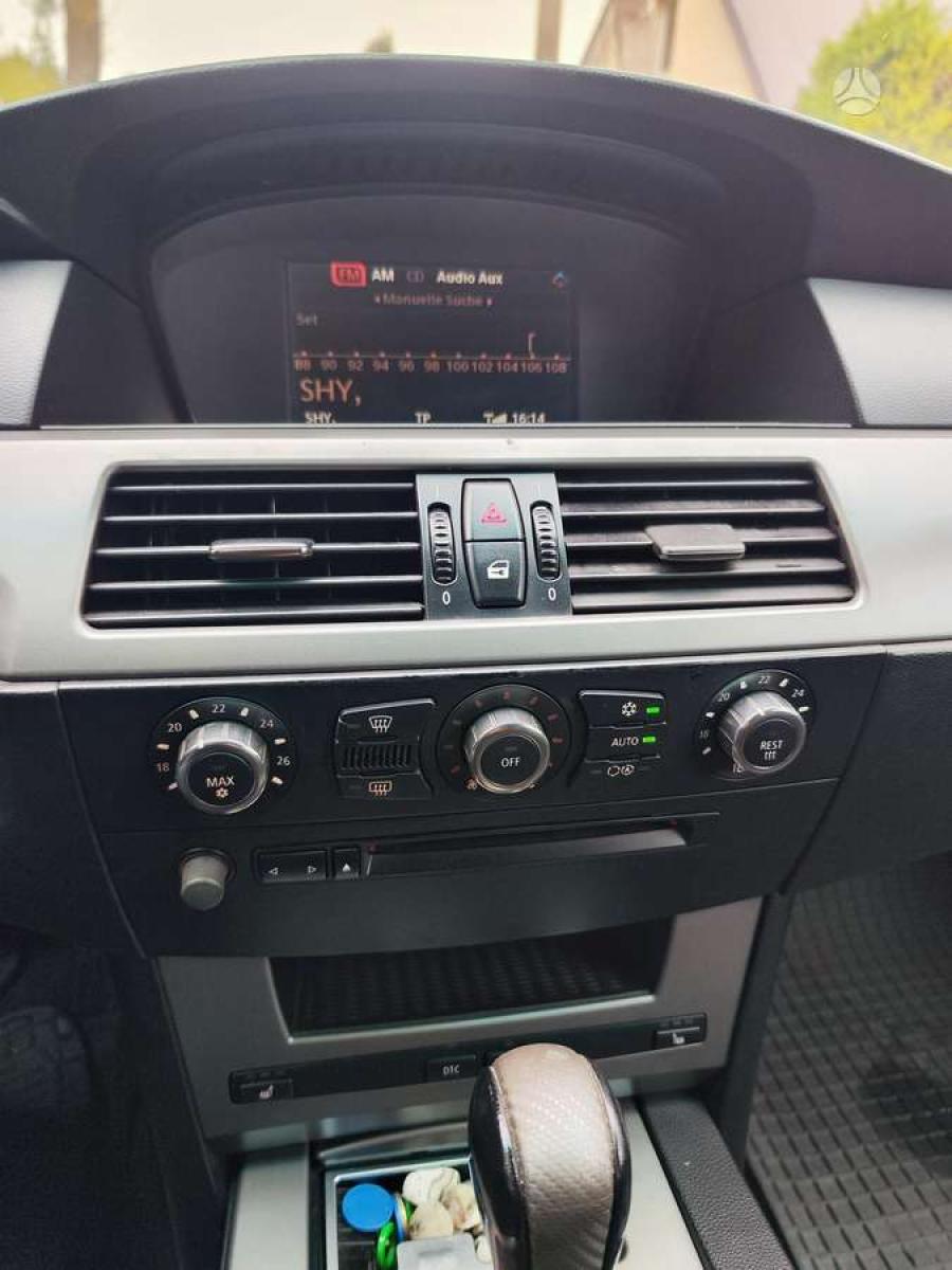 Melns BMW 525 2007 Panevēža, ar dzinēja tilpumu 2.50 L un nobraukumu 311 tūkst. km par 2850 €, foto 19 vietnē AUTOMOTO.COM.LV