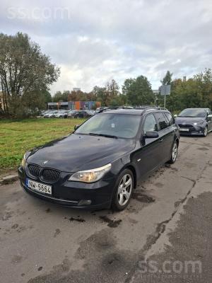 Black BMW 525 2007 in Riga, with an engine capacity of 3.00 L and mileage of 325 thousand km for 4700 €, photo 3 on AUTOMOTO.COM.LV