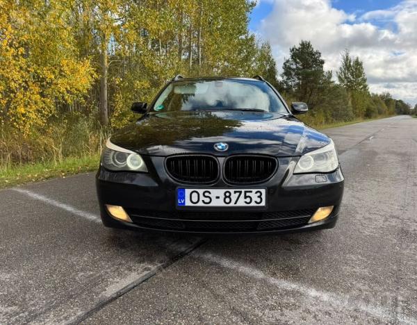 Black BMW 525 2007 in Tukums, with an engine capacity of 3.00 L and mileage of 359 thousand km for 4699 €, photo 3 on AUTOMOTO.COM.LV