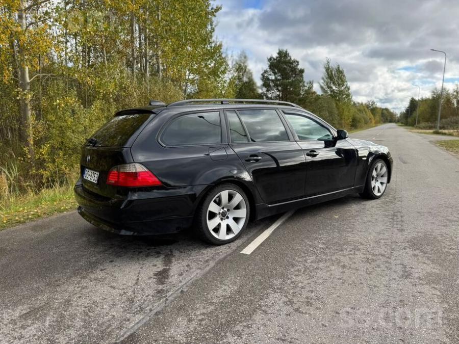 Black BMW 525 2007 in Tukums, with an engine capacity of 3.00 L and mileage of 359 thousand km for 4699 €, photo 4 on AUTOMOTO.COM.LV