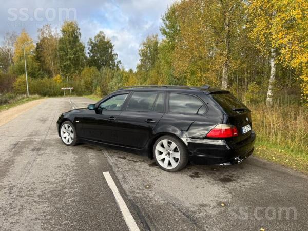 Black BMW 525 2007 in Tukums, with an engine capacity of 3.00 L and mileage of 359 thousand km for 4699 €, photo 5 on AUTOMOTO.COM.LV