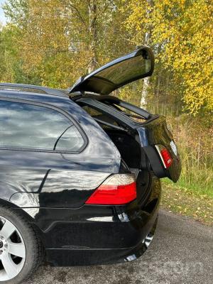 Black BMW 525 2007 in Tukums, with an engine capacity of 3.00 L and mileage of 359 thousand km for 4699 €, photo 8 on AUTOMOTO.COM.LV