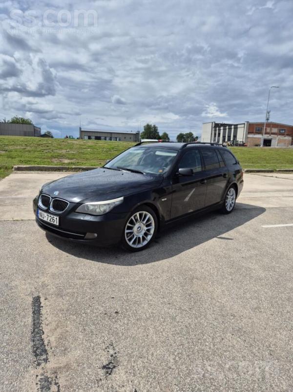 Black BMW 525 2008 in Riga, with an engine capacity of 3.00 L and mileage of 580 thousand km for 3000 €, photo 1 on AUTOMOTO.COM.LV
