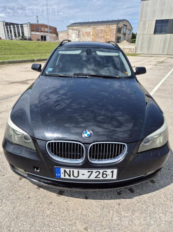 Black BMW 525 2008 in Riga, with an engine capacity of 3.00 L and mileage of 580 thousand km for 3000 €, photo 6 on AUTOMOTO.COM.LV