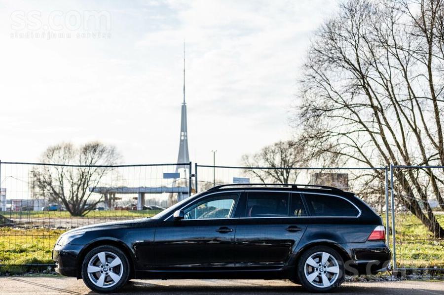 Black BMW 525 2008 in Riga, with an engine capacity of 3.00 L and mileage of 320 thousand km for 6990 €, photo 4 on AUTOMOTO.COM.LV