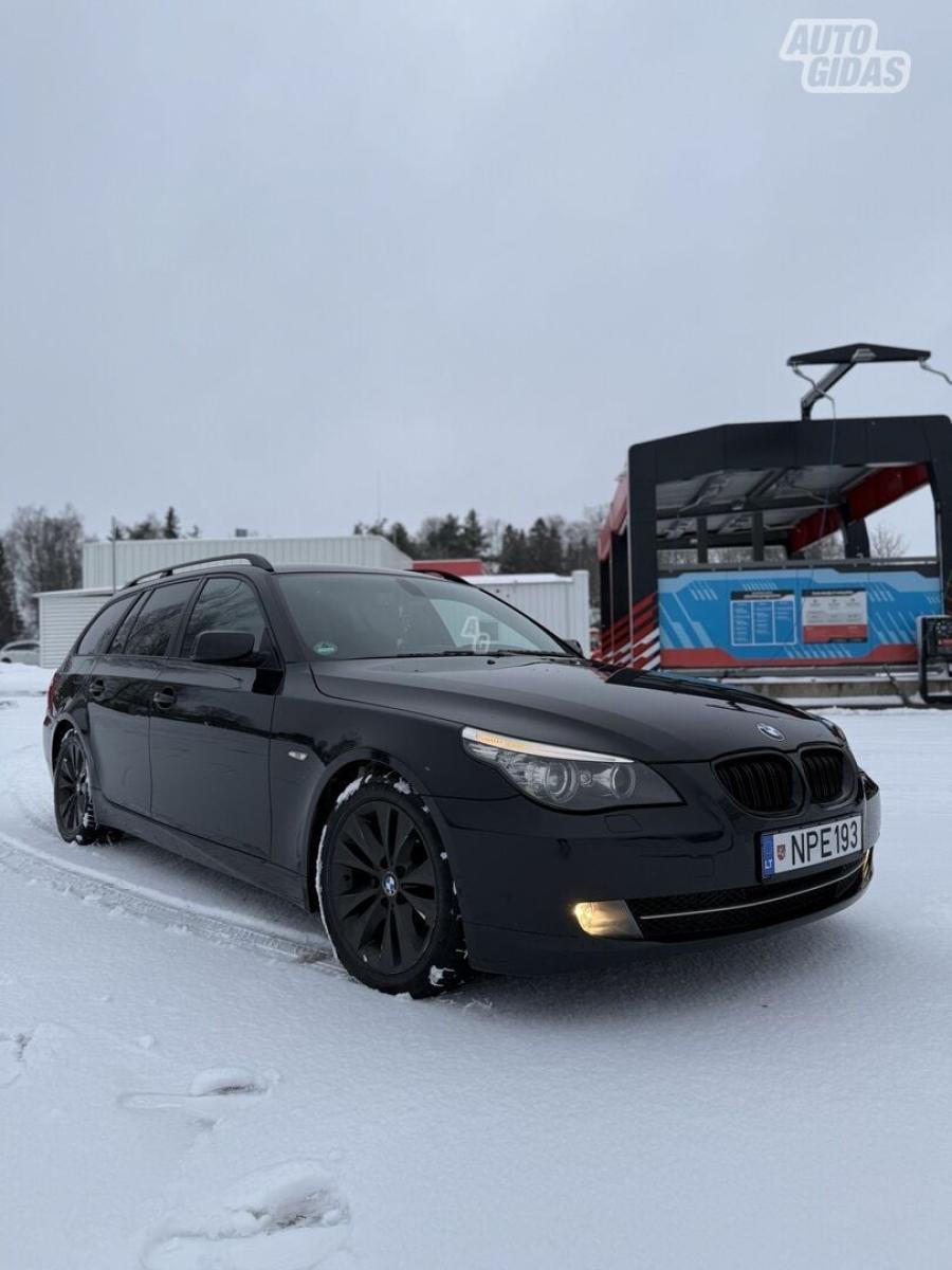Black BMW 525 2008 in Skuodas, with an engine capacity of 2.50 L and mileage of 372 thousand km for 4750 €, photo 3 on AUTOMOTO.COM.LV