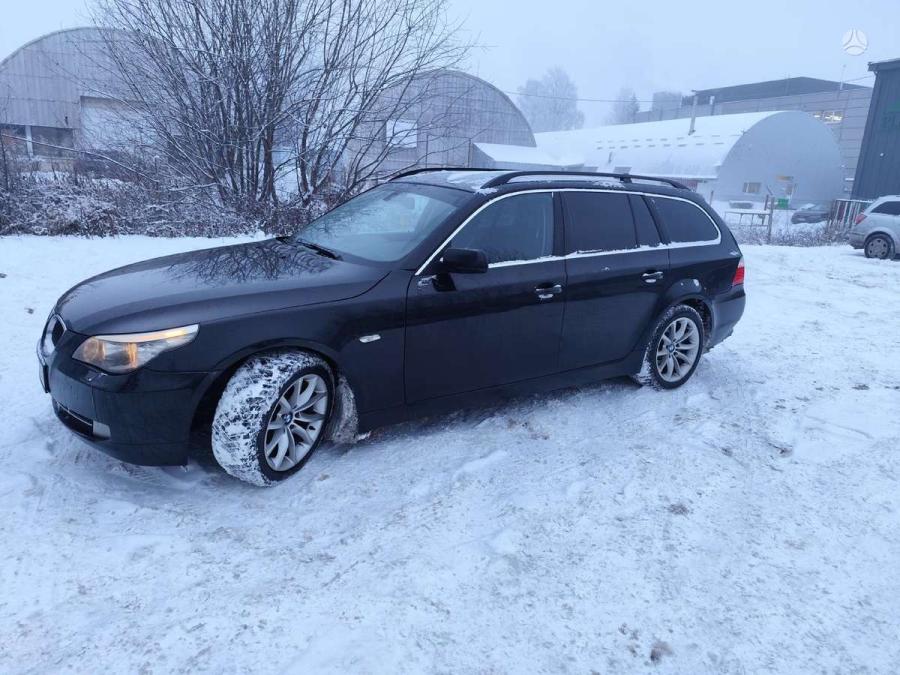 Black BMW 525 2008 in Kaunas, with an engine capacity of 2.99 L and mileage of 362 thousand km for 3850 €, photo 4 on AUTOMOTO.COM.LV