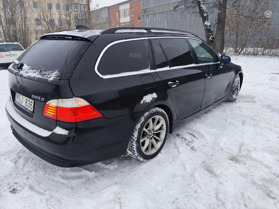 Black BMW 525 2008 in Kaunas, with an engine capacity of 2.99 L and mileage of 362 thousand km for 3850 €, photo 7 on AUTOMOTO.COM.LV