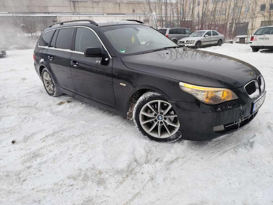 Black BMW 525 2008 in Kaunas, with an engine capacity of 2.99 L and mileage of 362 thousand km for 3850 €, photo 10 on AUTOMOTO.COM.LV