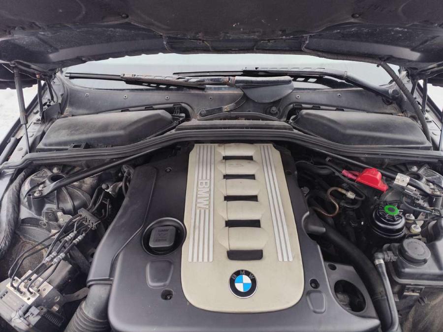 Black BMW 525 2008 in Kaunas, with an engine capacity of 2.99 L and mileage of 362 thousand km for 3850 €, photo 17 on AUTOMOTO.COM.LV