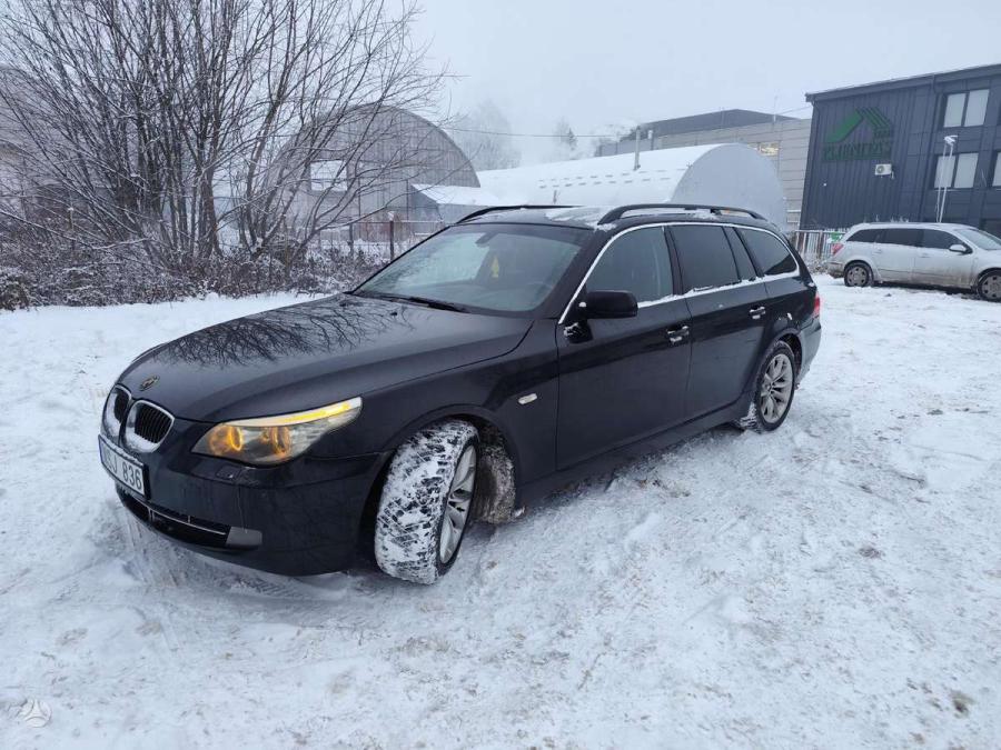 Black BMW 525 2008 in Kaunas, with an engine capacity of 2.99 L and mileage of 362 thousand km for 3850 €, photo 20 on AUTOMOTO.COM.LV