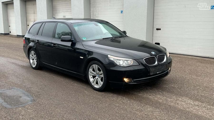 Black BMW 525 2008 in Marijampole, with an engine capacity of 3.00 L and mileage of 359 thousand km for 4200 €, photo 1 on AUTOMOTO.COM.LV