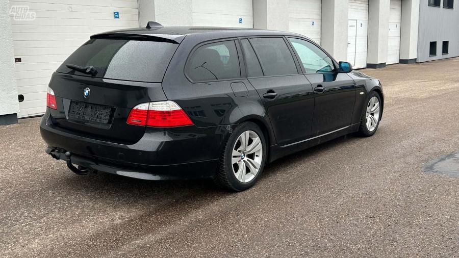 Black BMW 525 2008 in Marijampole, with an engine capacity of 3.00 L and mileage of 359 thousand km for 4200 €, photo 3 on AUTOMOTO.COM.LV