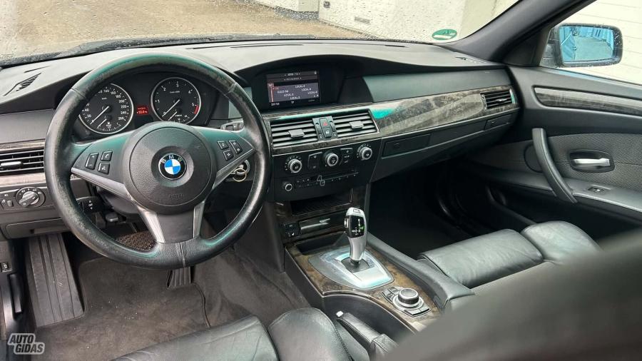 Black BMW 525 2008 in Marijampole, with an engine capacity of 3.00 L and mileage of 359 thousand km for 4200 €, photo 8 on AUTOMOTO.COM.LV