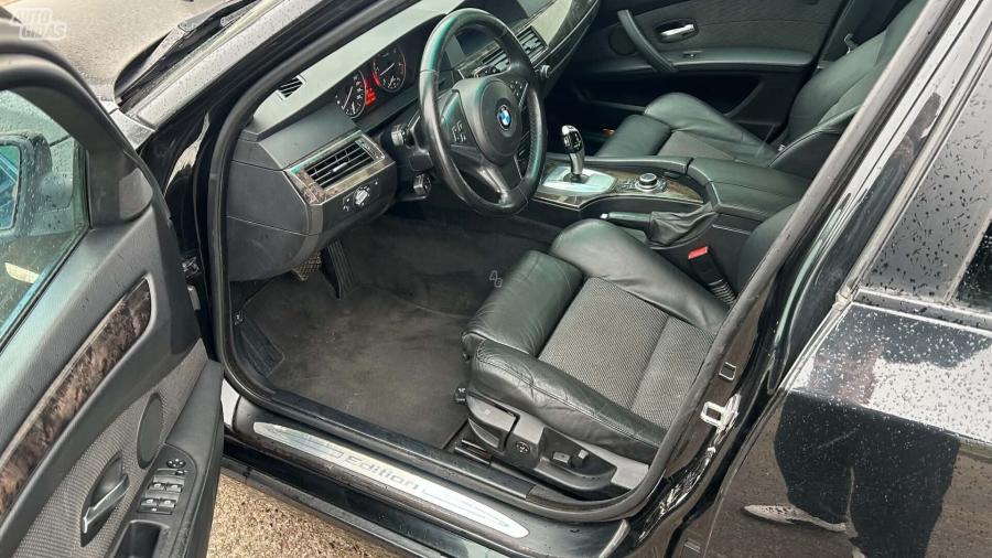 Black BMW 525 2008 in Marijampole, with an engine capacity of 3.00 L and mileage of 359 thousand km for 4200 €, photo 9 on AUTOMOTO.COM.LV