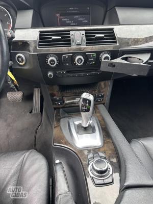 Black BMW 525 2008 in Sakiai, with an engine capacity of 3.00 L and mileage of 367 thousand km for 4250 €, photo 14 on AUTOMOTO.COM.LV