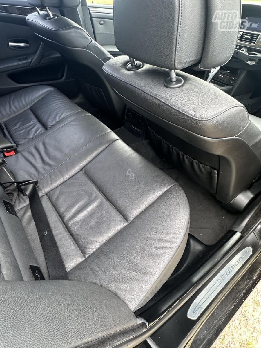 Melns BMW 525 2008 Šakiai, ar dzinēja tilpumu 3.00 L un nobraukumu 367 tūkst. km par 4199 €, foto 10 vietnē AUTOMOTO.COM.LV