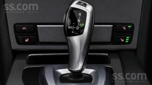 Black BMW 525 2008 in Riga, with an engine capacity of 3.00 L and mileage of 268 thousand km for 4990 €, photo 9 on AUTOMOTO.COM.LV