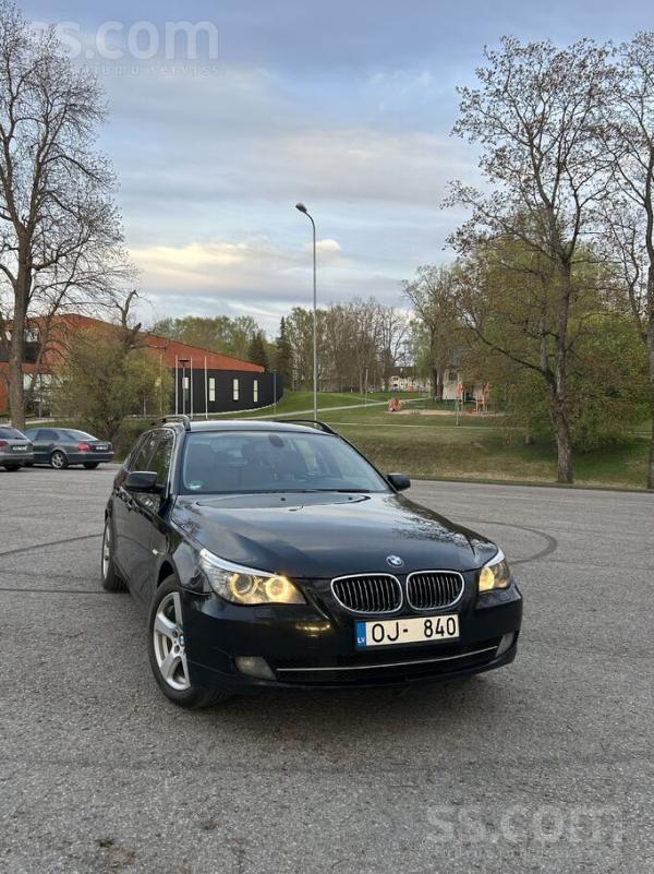 Melns BMW 525 2008 Valka, ar dzinēja tilpumu 3.00 L un nobraukumu 327 tūkst. km par 4700 €, foto 1 vietnē AUTOMOTO.COM.LV
