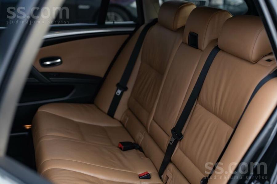 Melns BMW 525 2008 Rīga, ar dzinēja tilpumu 3.00 L un nobraukumu 320 tūkst. km par 6990 €, foto 11 vietnē AUTOMOTO.COM.LV