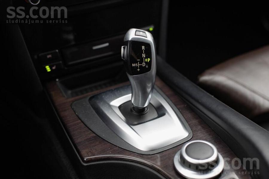 Melns BMW 525 2008 Rīga, ar dzinēja tilpumu 3.00 L un nobraukumu 398 tūkst. km par 6990 €, foto 25 vietnē AUTOMOTO.COM.LV