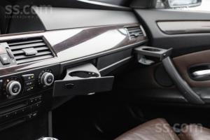 Melns BMW 525 2008 Rīga, ar dzinēja tilpumu 3.00 L un nobraukumu 398 tūkst. km par 6990 €, foto 26 vietnē AUTOMOTO.COM.LV